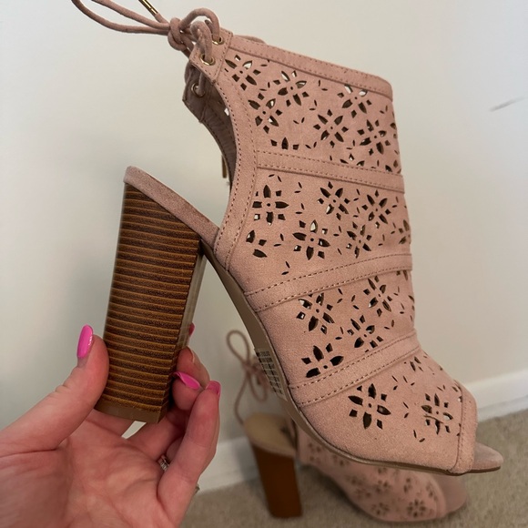 Shoes | Womens Pink Peeptoe Block Heel Sandals | Poshmark